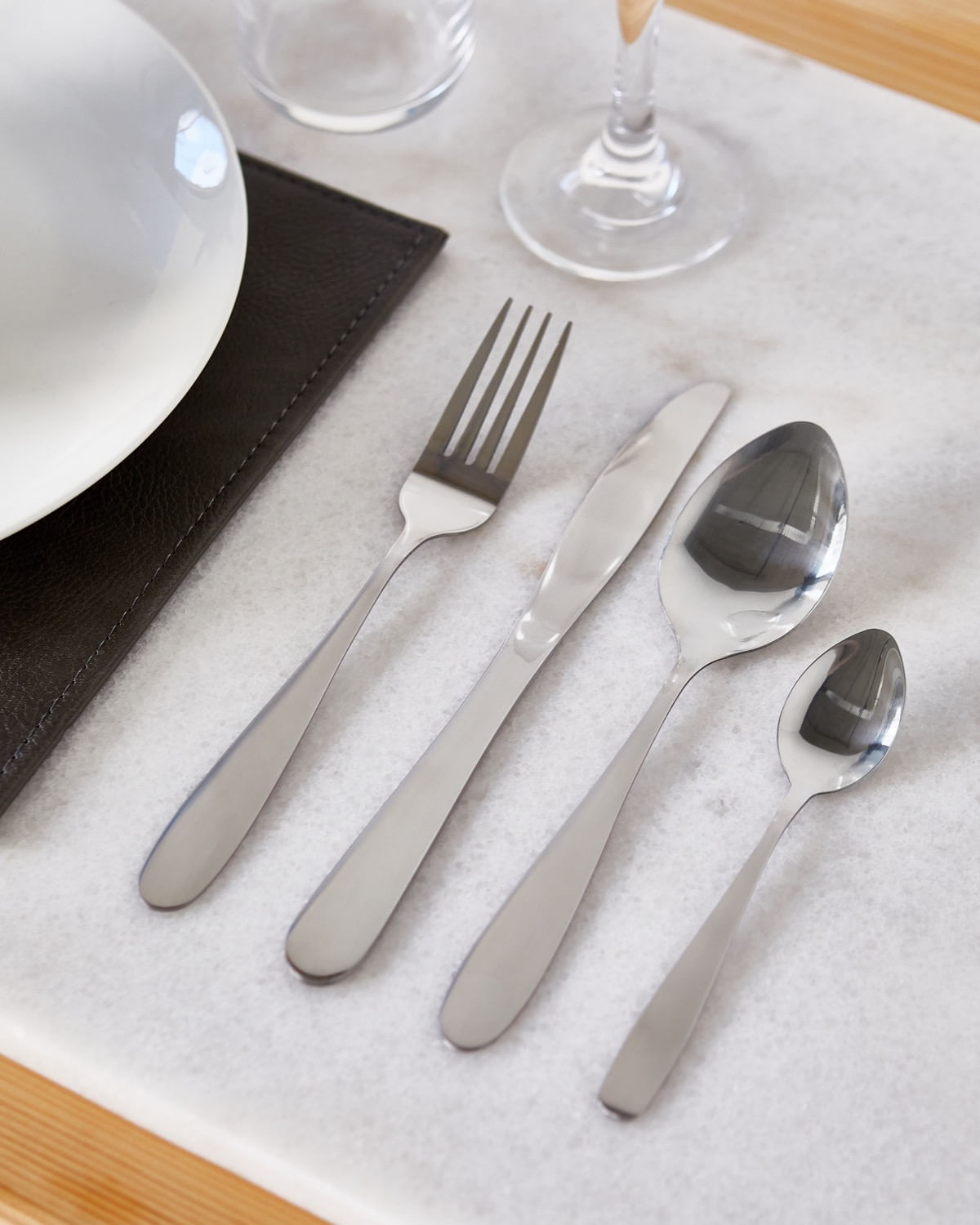 16-Piece Stainless Steel Cutlery Set - Dunnes Stores